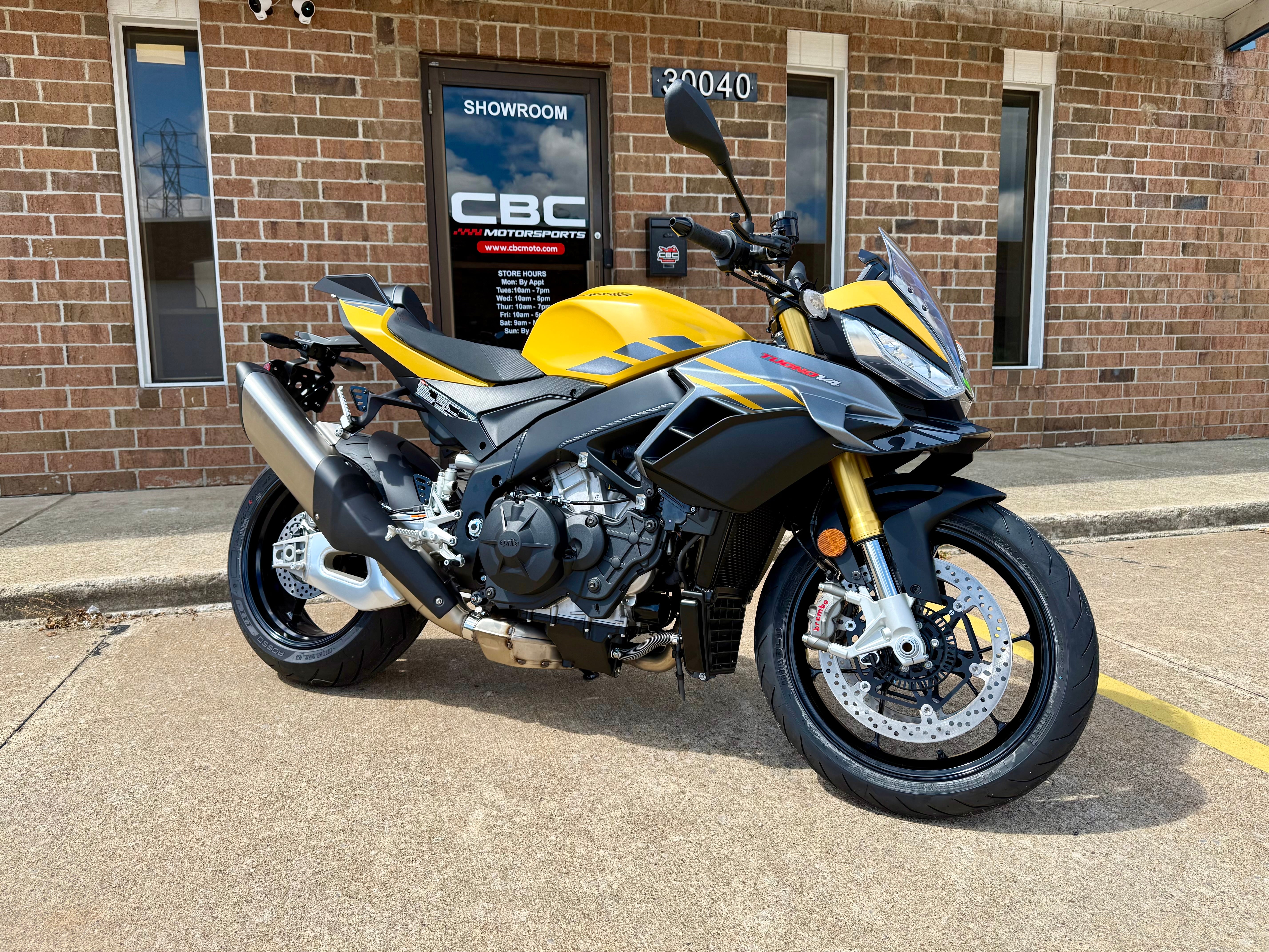 2026 Aprilia Tuono V4 - Scorpion Yellow - AP2112 – www.cbcmoto.net